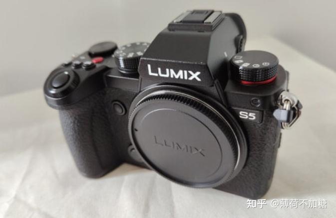 佳能r7和a7m3怎么选？