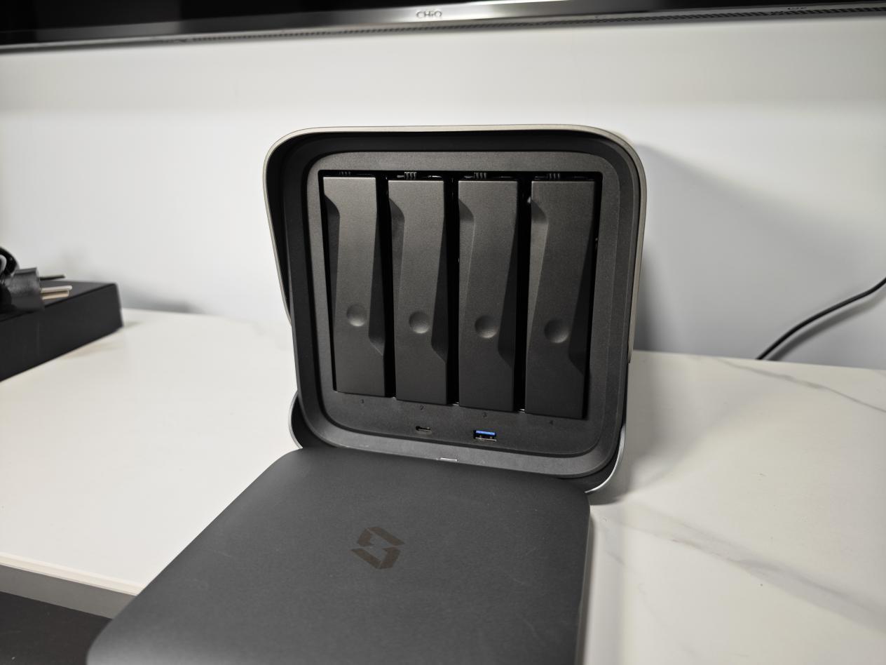 极空间Z4Pro评测：电视测评大V的第一款智能电视友好型NAS - 知乎