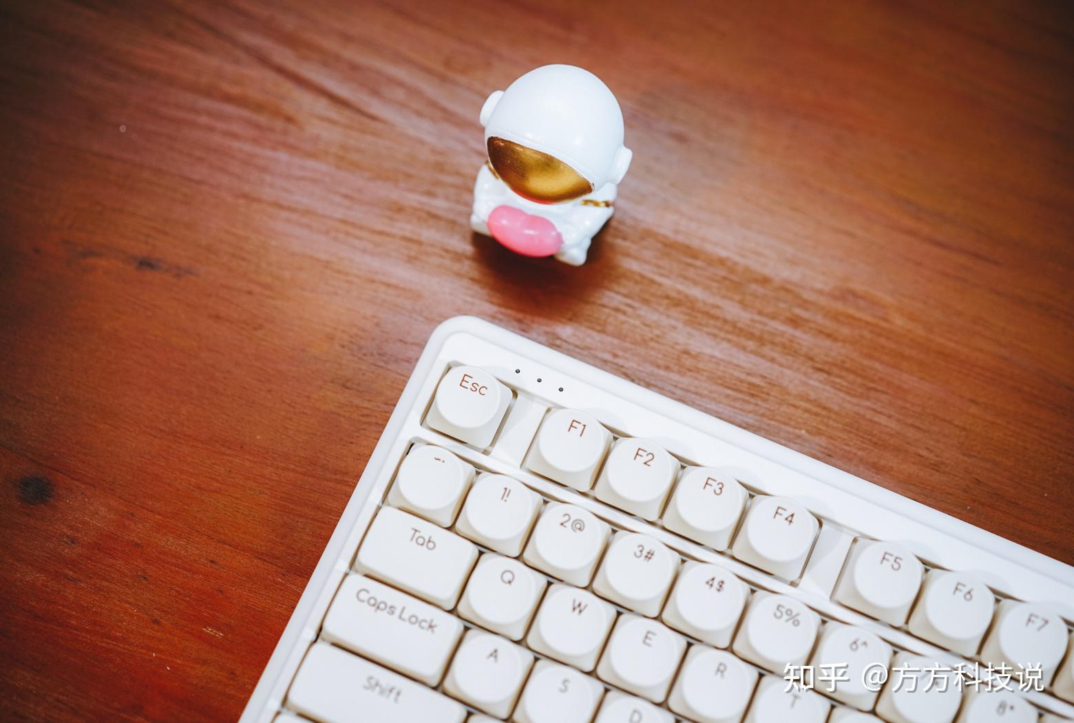 奶糖加持的双模无线键盘是什么体验？ikbc S300告诉你：可盐可甜 - 知乎