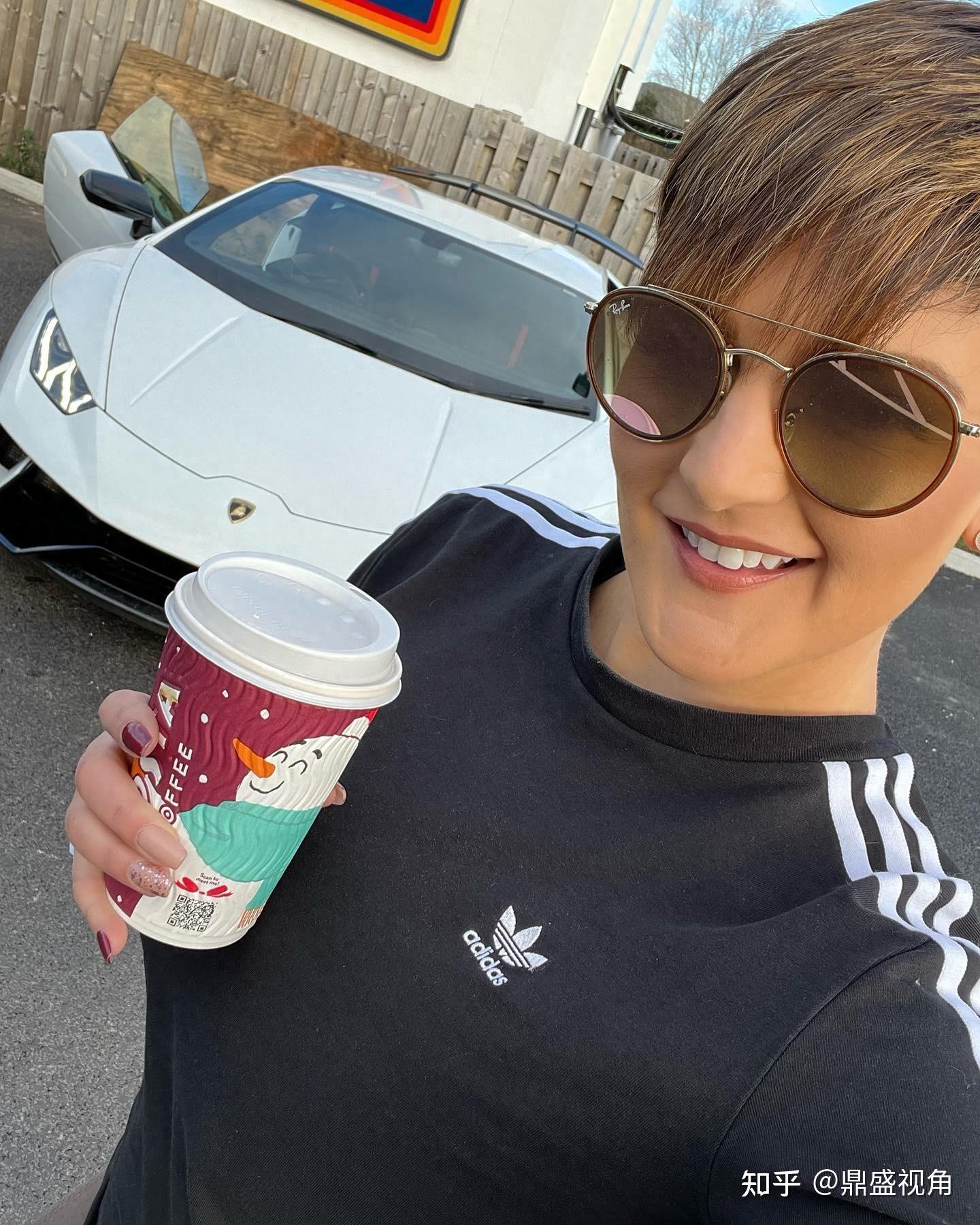 汉娜·布鲁克斯(Hannah Brooks)令人惊叹的下巴和迷人的外表 - 知乎