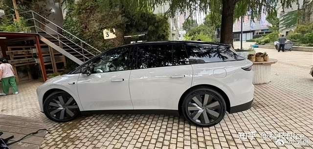 理想纯电战略关键：全新i6实车曝光，25万级中大型SUV剑指Model Y - 知乎