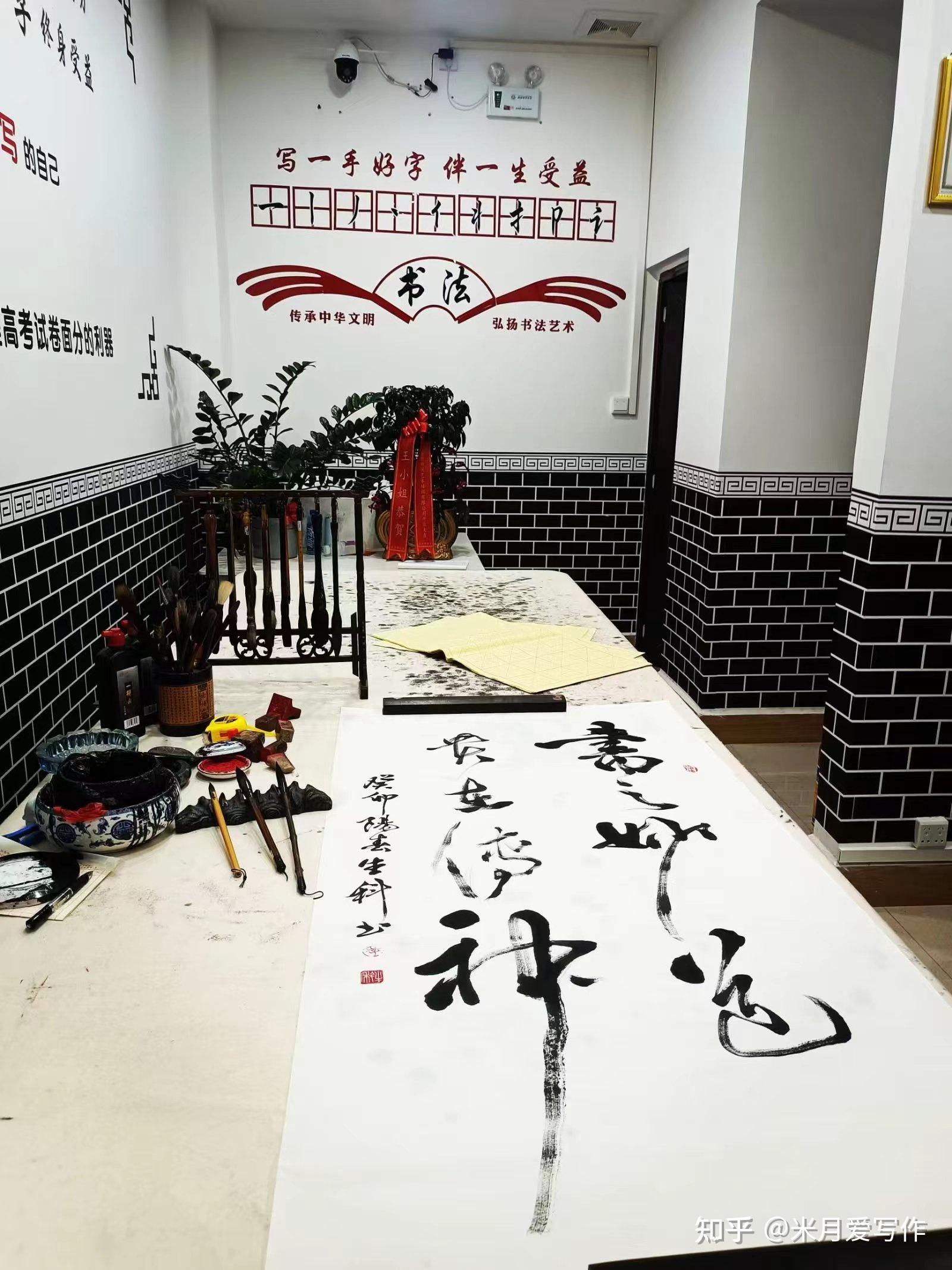 下班后练字，18个字的书法顶我一天工钱，书法变现的3大渠道分享给你 - 知乎