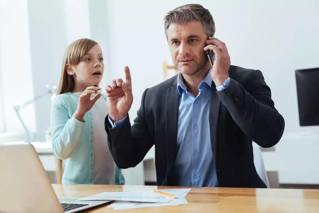 英语中Wait a moment 究竟要别人等多久？ - 知乎