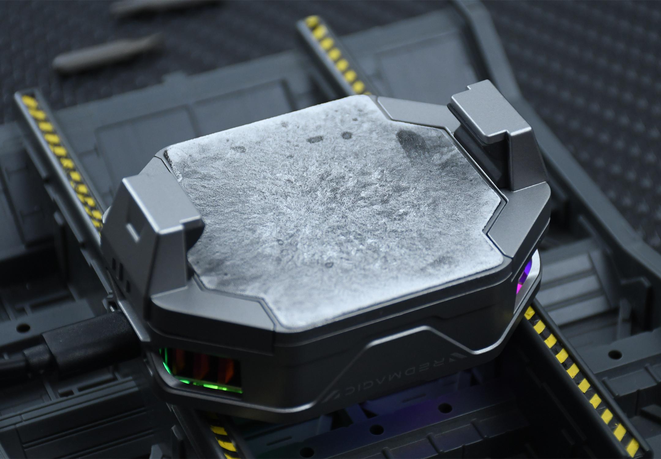 可以结冰？红魔手机散热器4Pro评测：27W大功率，RGB炫彩灯效设计 - 知乎