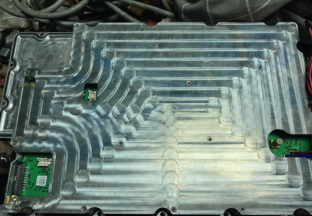 拆了一个美军电台PRC-148 JEM和配套车载功放AN/VRC-111，设计不是一般复杂！ - 知乎