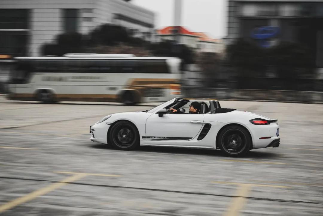 买718的人真的是因为买不起911吗？ - 知乎