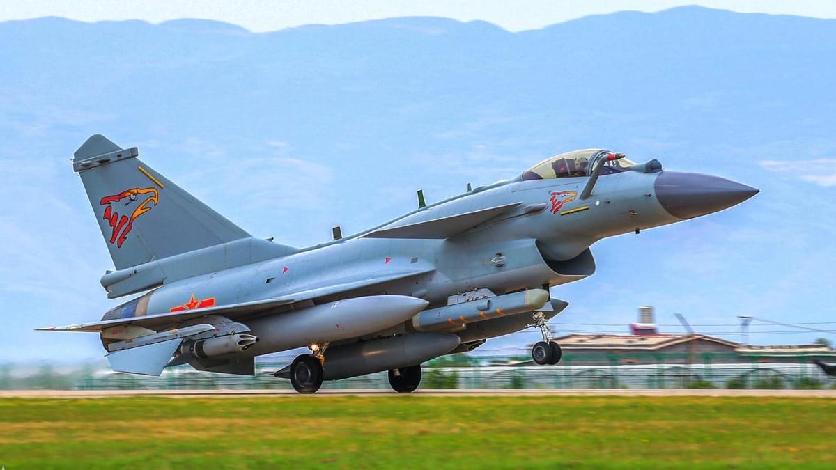 首批141架F-16V完成升级，F-16V对上歼-10C，究竟谁更厉害？ - 知乎