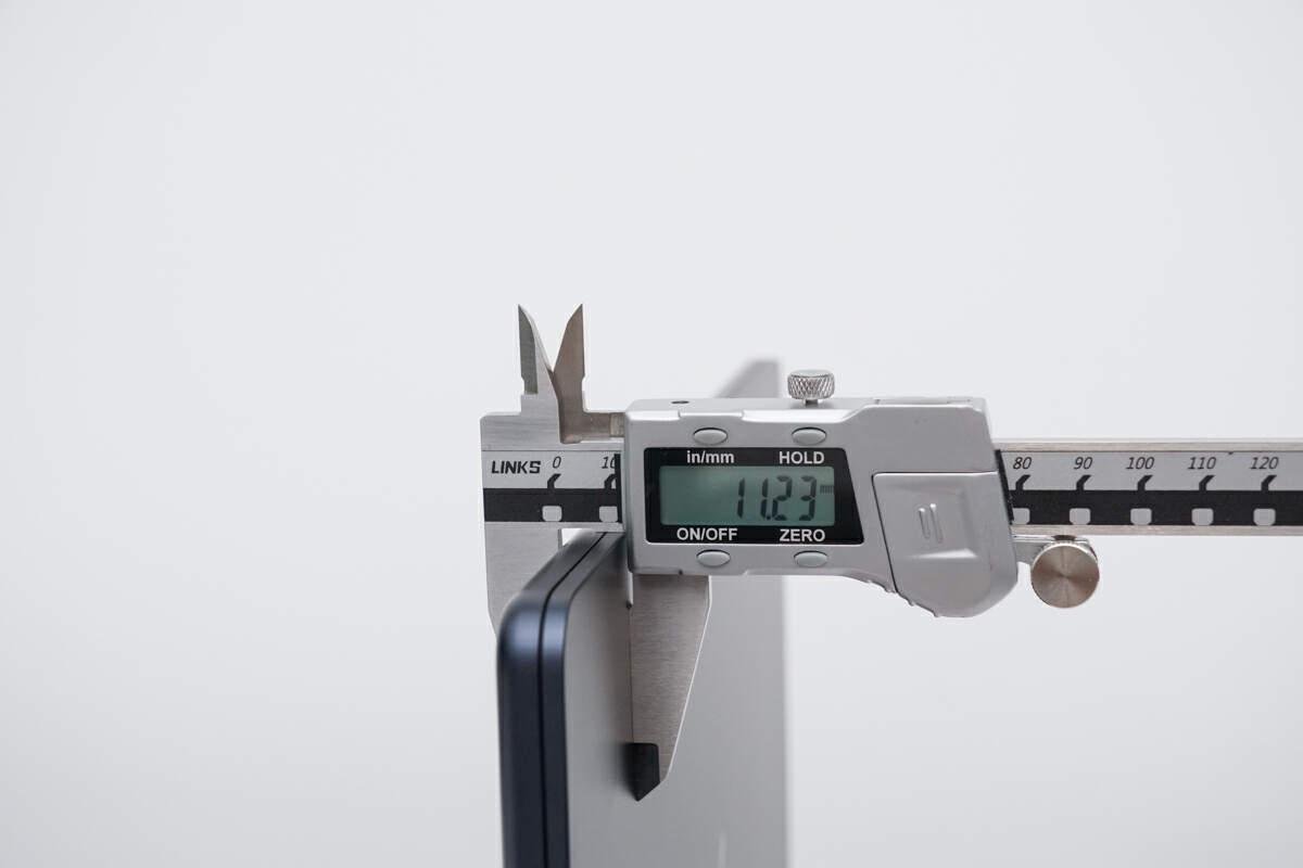 35W、70W充电器选配，售价一致按需选，MacBook Air 15 M2 2023 评测 - 知乎