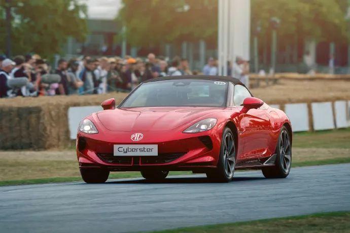 23.98万起？名爵Cyberster是年轻人第一台敞篷跑车吗？ - 知乎