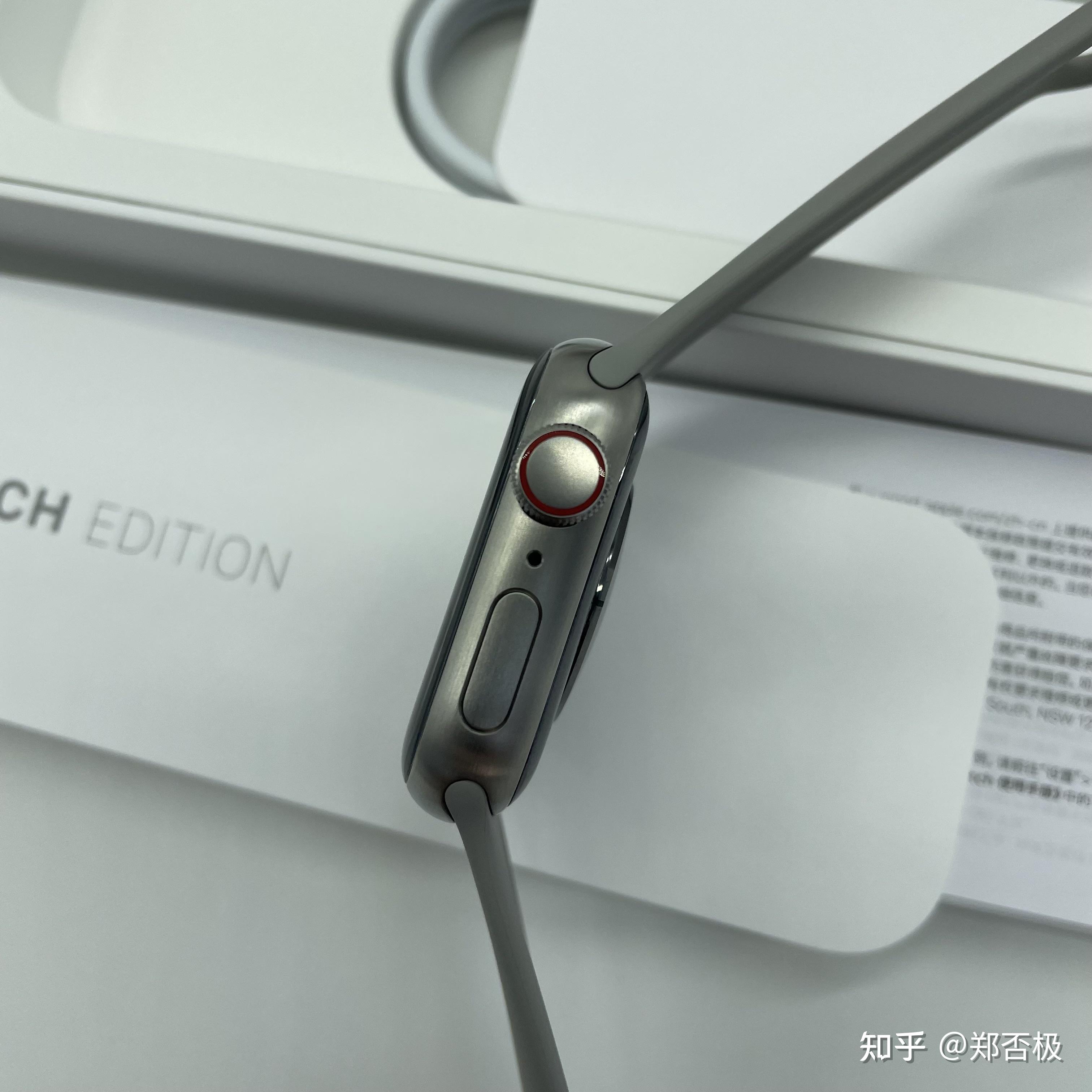 APPLE WATCH S7 钛合金版本开箱 - 知乎