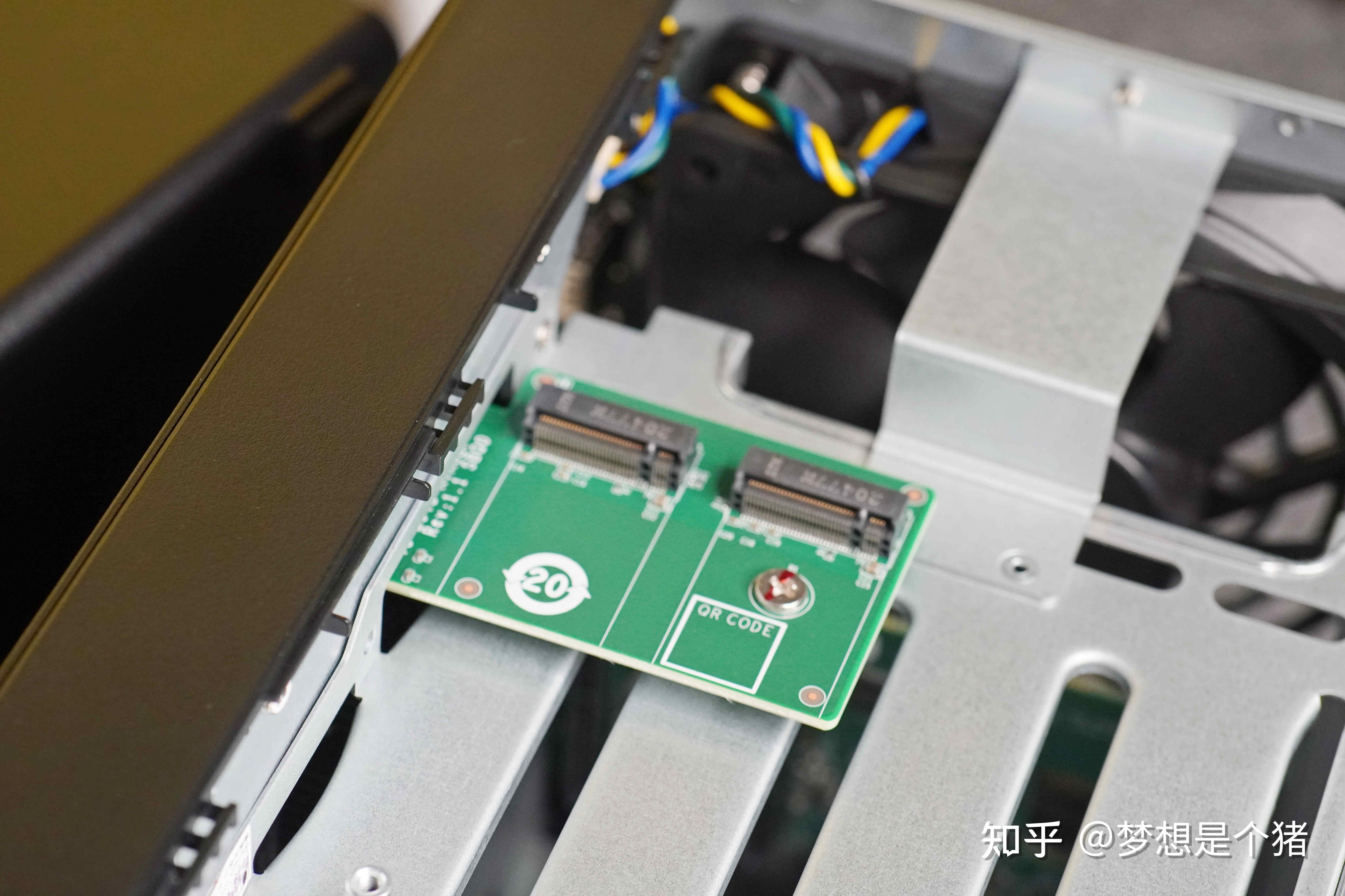 高性能存储解决方案，QNAP TS-466C开箱拆解及系统配置