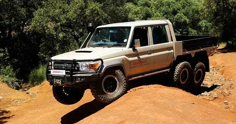 最强丰田陆巡LC79，6×6还能防弹！ - 知乎