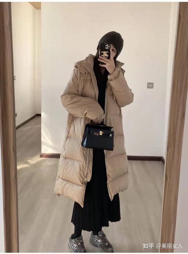 卡其色长款羽绒服怎么搭配好看 知乎