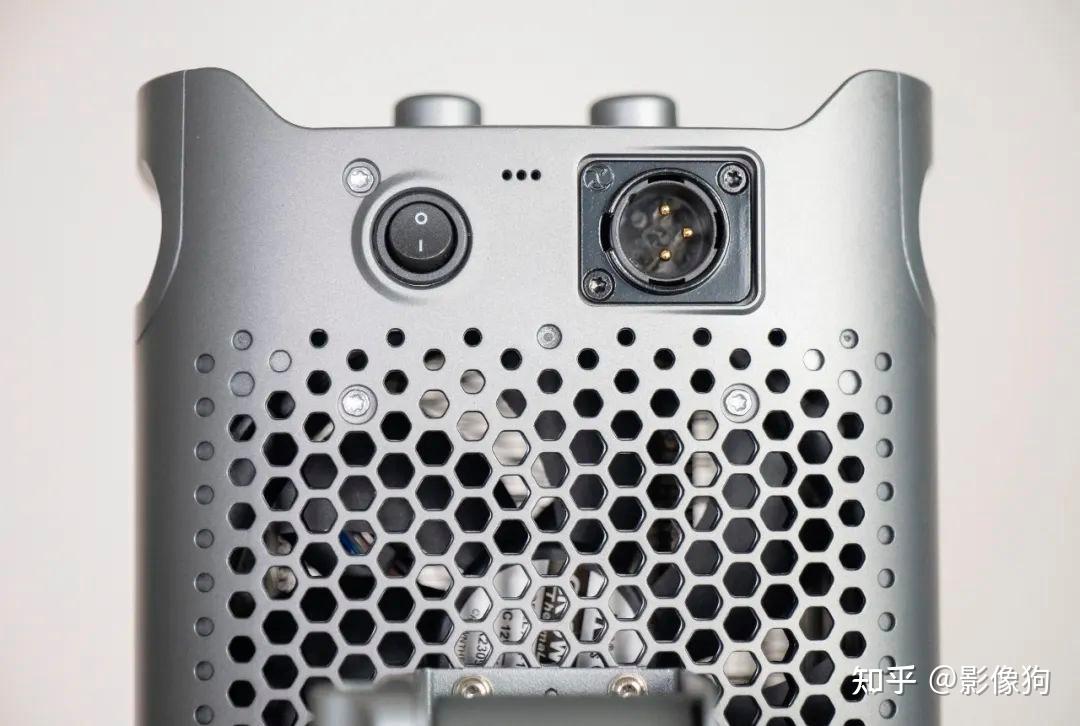 内容创作者的梦幻之光，艾蒙拉150c全彩影视灯 - 知乎