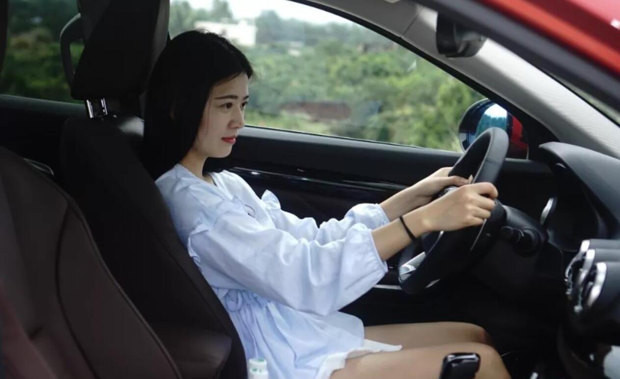 试过VV6， VV5和VV7车主估计要哭 - 知乎