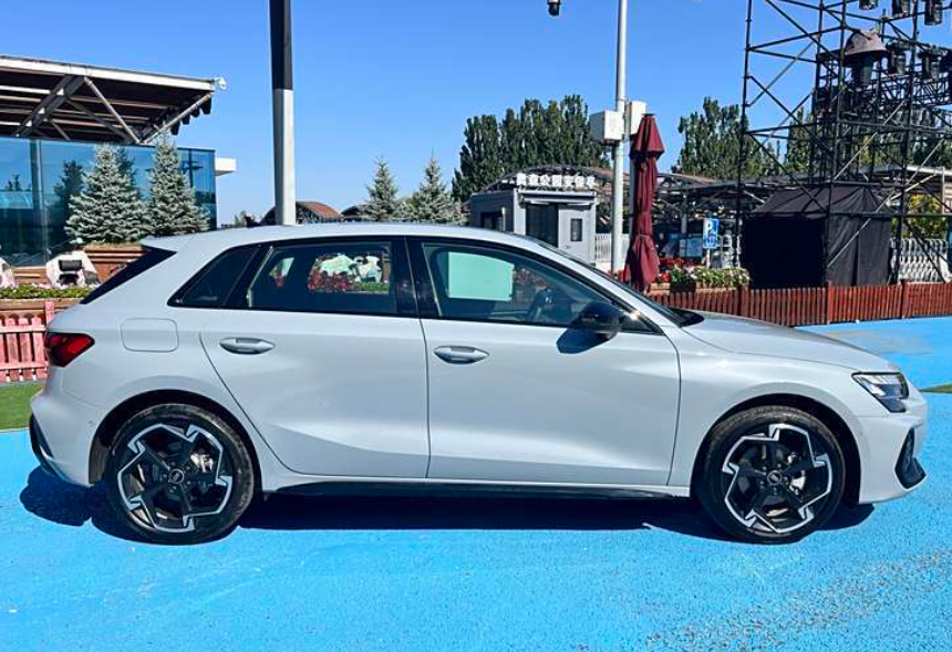 2025款奥迪A3L，全新外观设计，轴距加长，搭载1.5T发动机！ - 知乎