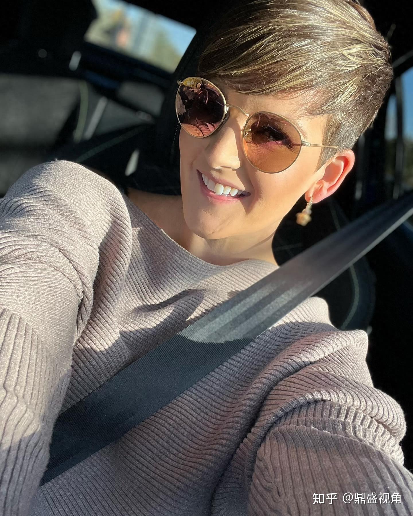 汉娜·布鲁克斯(Hannah Brooks)令人惊叹的下巴和迷人的外表 - 知乎