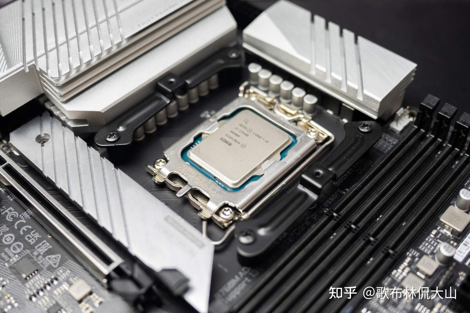 4070ti塞小机箱，颜值温控噪音我全都要：机械大师C28装机实测 - 知乎