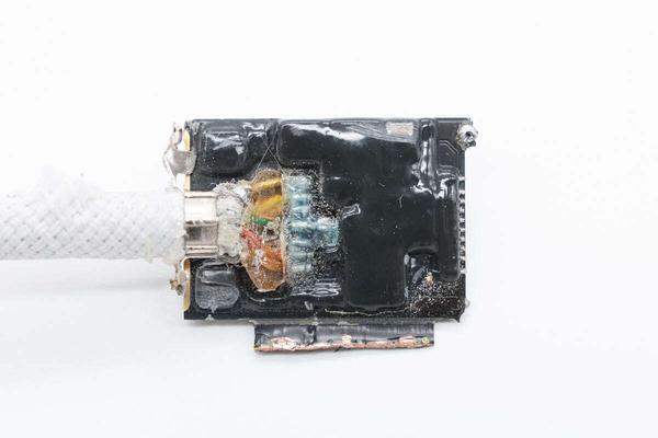 拆解报告：Apple苹果USB-C to Lightning转换器A2868 - 知乎