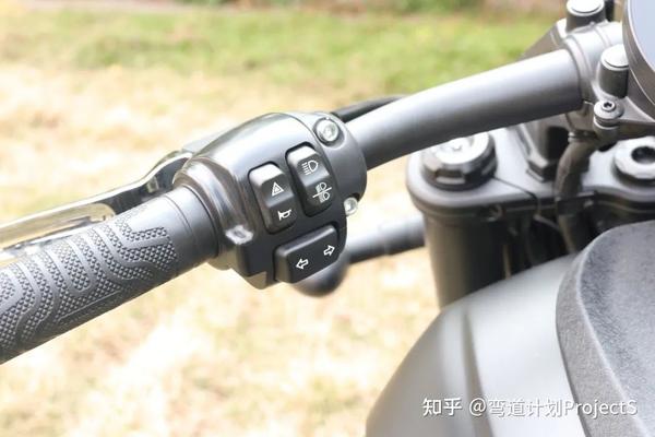 【评测】QJMOTOR 闪600，复古巡航必看的一款 - 知乎
