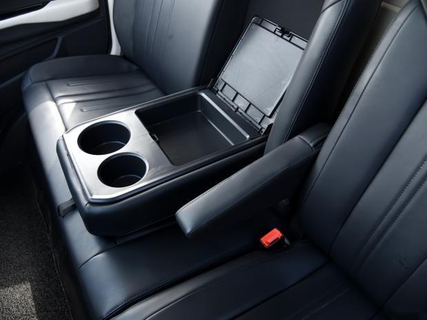 可快充亦可换电 实拍前晨iC1纯电动轻卡 - 知乎