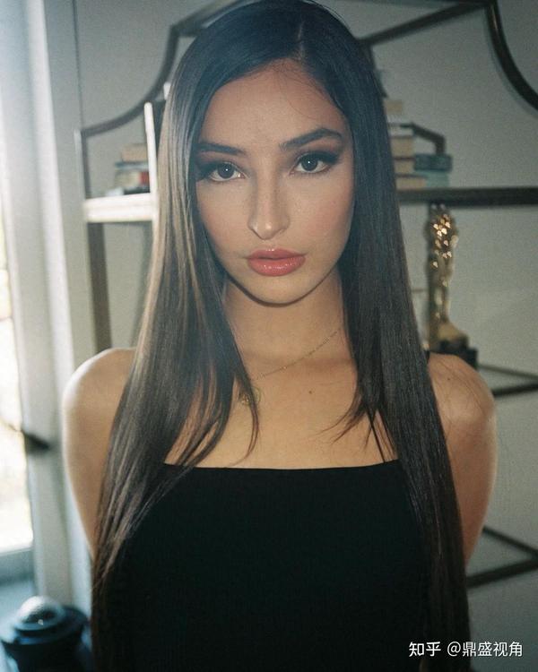 艾米丽·威利斯(Emily Willis)用芭蕾舞造就完美身材的业界美女 - 知乎