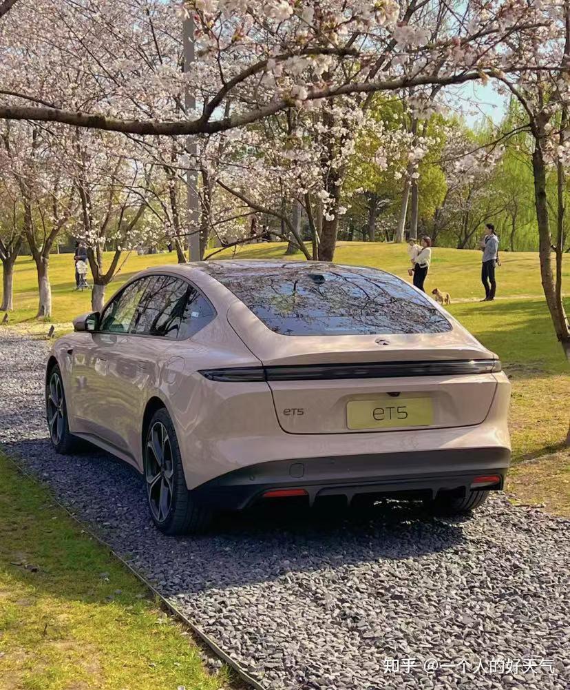 23岁女生，全款喜提梦中情车蔚来ET5 - 知乎