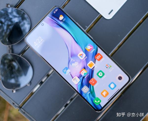 12G+256G仅相差400元，选RedmiK50至尊版，还是小米12Pro天玑版？