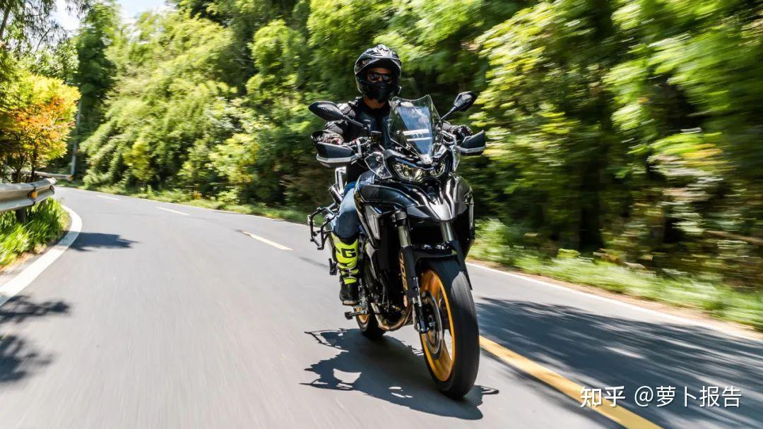 降级打击！贝纳利TRK702战力分析 - 知乎