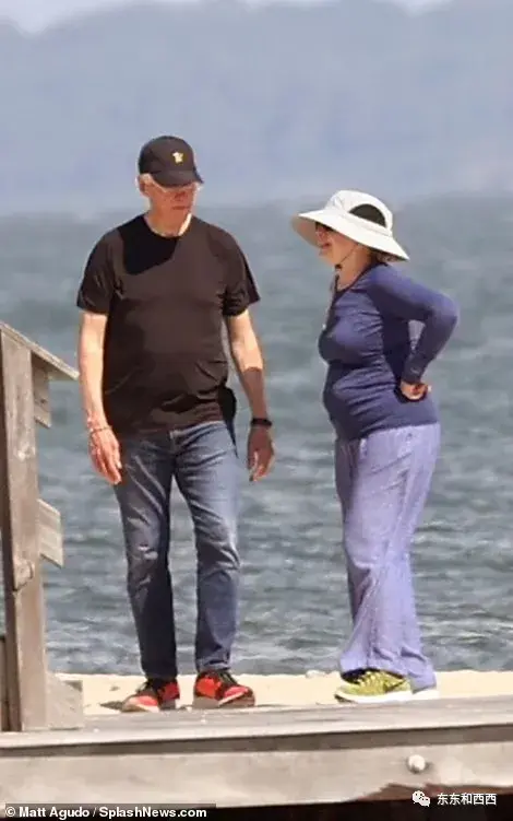 当年撩到总统，如今拍电视剧自爆内幕，奔50岁的莱温斯基过得好嗨。。。 - 知乎