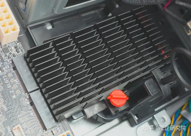 好内功加屠龙刀：解析联想ThinkStation P520c工作站 - 知乎