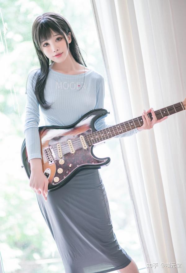 水淼aqua~吉他妹妹 cosplay写真作品美图欣赏 - 知乎