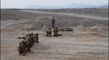 解放军步兵手中的火箭大炮：用了20多年的PF98式120毫米火箭筒 - 知乎