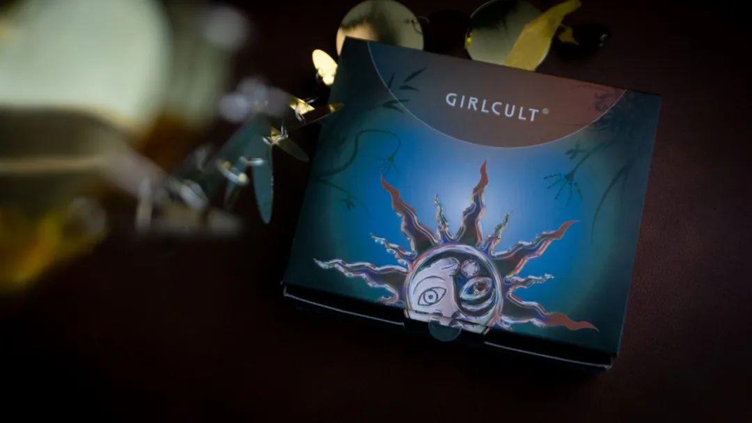 「新」试用 | 新品牌体验之「GIRLCULT构奇」赛博聊斋绿镜面唇釉、情绪腮红 - 知乎