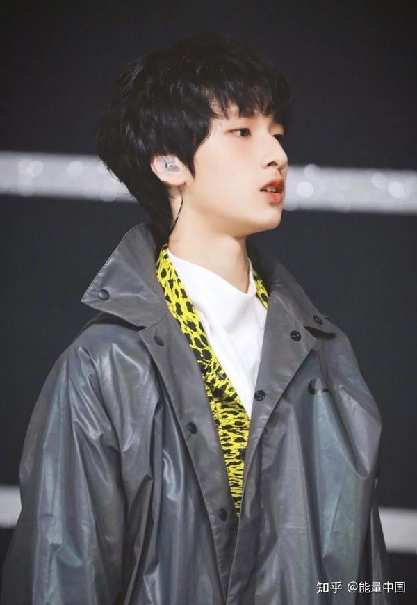 能量偶像人物志：路要朝前走，人往未来看——严浩翔 - 知乎