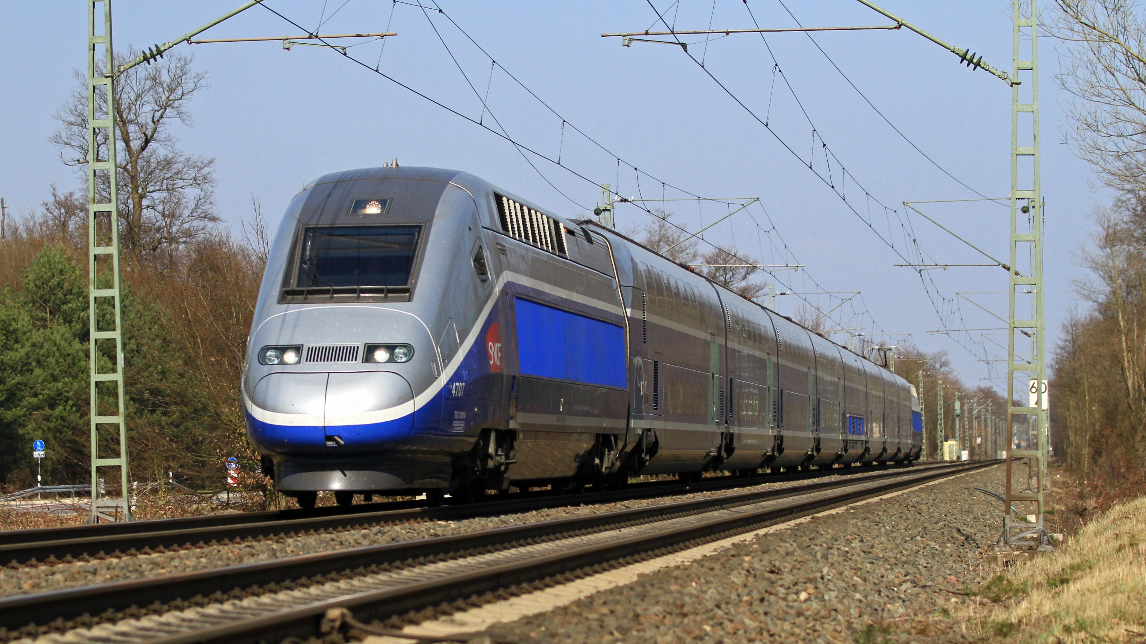 简述 TGV 牵引传动的演进史