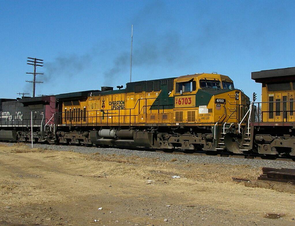 【科普】为重载运输而生的美国联合太平洋铁路AC44CW型和AC44CW-CTE型内燃机车 - 知乎