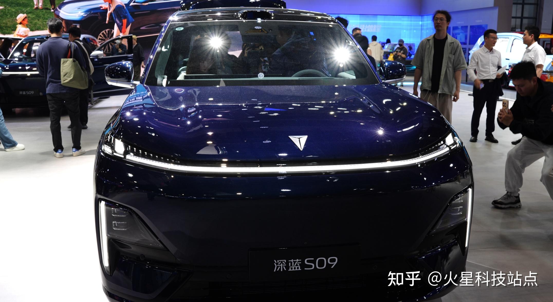 深蓝S09：5.2米大六座+移动中岛，还搭载华为乾崑智驾和鸿蒙智舱 - 知乎