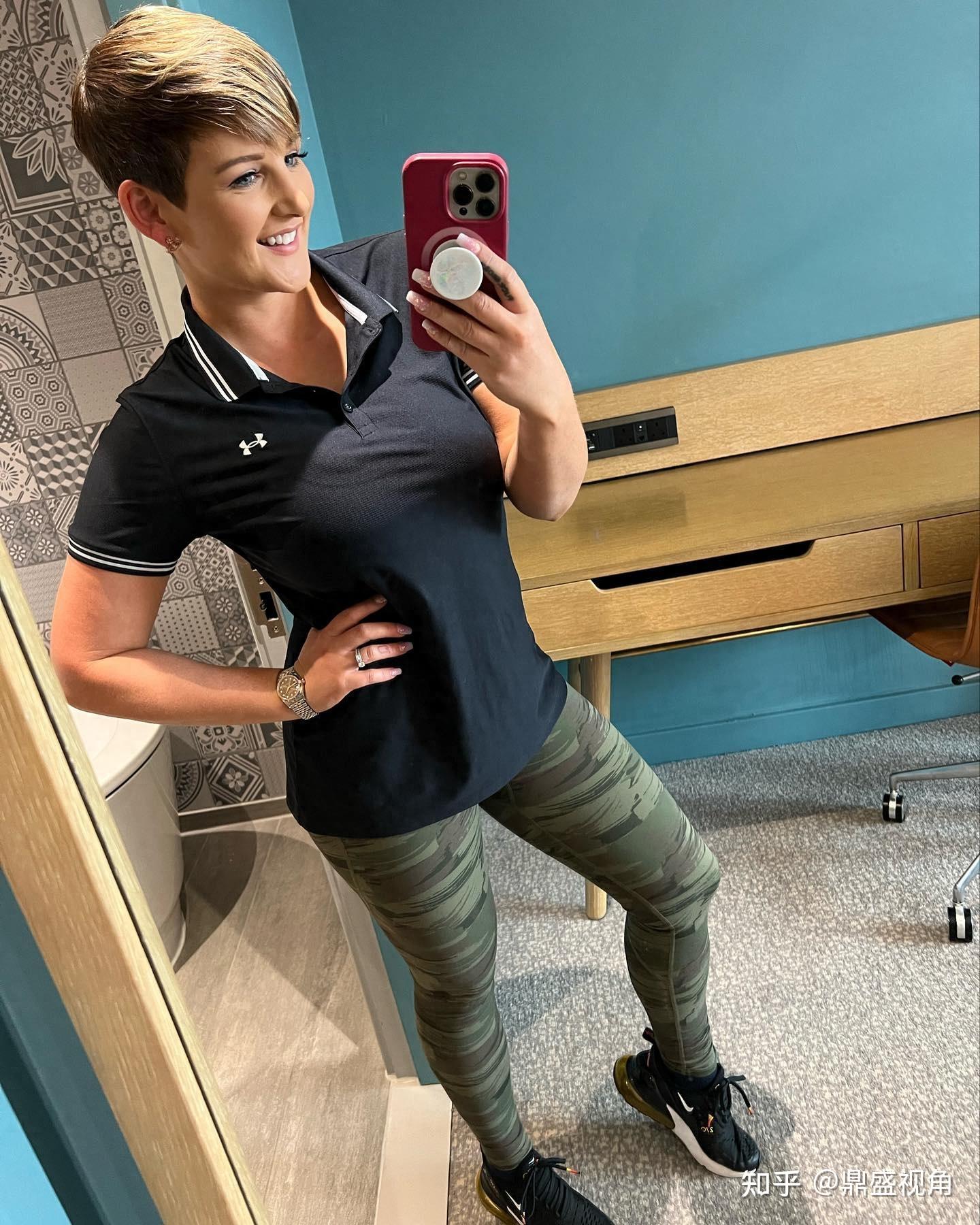 汉娜·布鲁克斯(Hannah Brooks)令人惊叹的下巴和迷人的外表 - 知乎