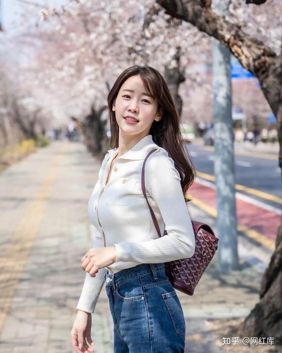 韩国网红umzi，身材热辣，勤奋自律，曼妙曲线，让人侧目 - 知乎