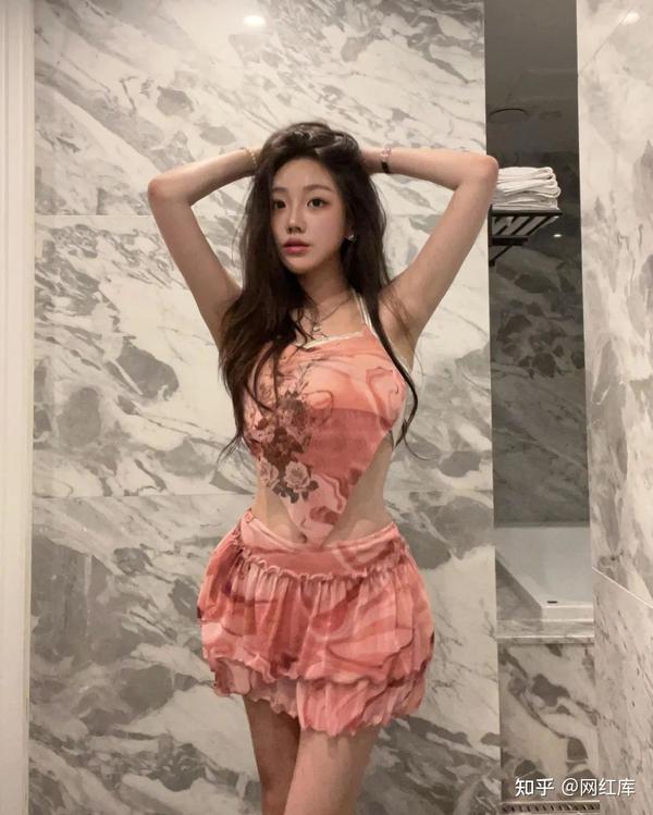 INS美女 | 韩国性感网红Kimusedin，高颜值好身材，还是一位老板娘 - 知乎