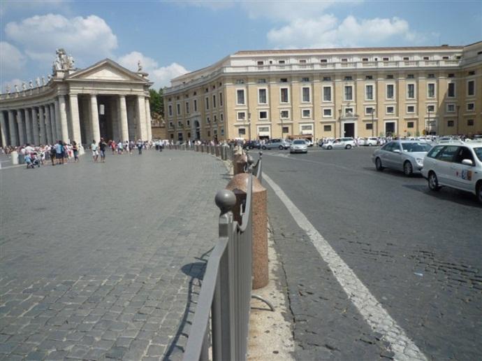 梵蒂冈-圣彼得广场，圣彼得大教堂外立面雕塑、五扇大门【多图欣赏】 - 知乎