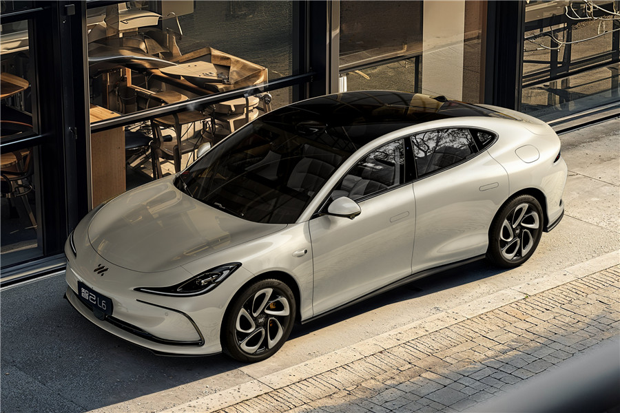 预售价23万-33万，固态电池版本续航超1000km，智己L6来了 - 知乎