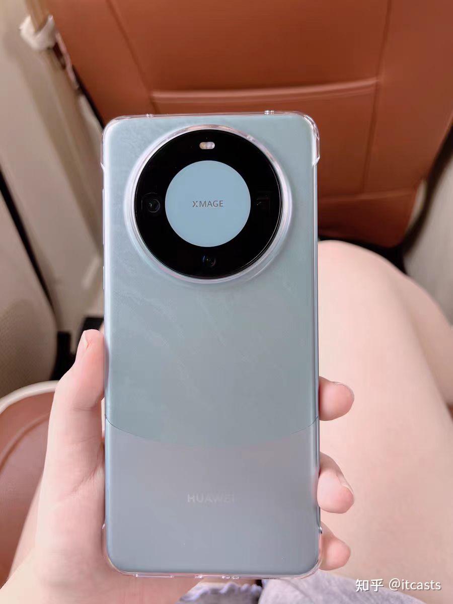 华为Mate 60与荣耀Magic 6对比评测：哪款手机更胜一筹？