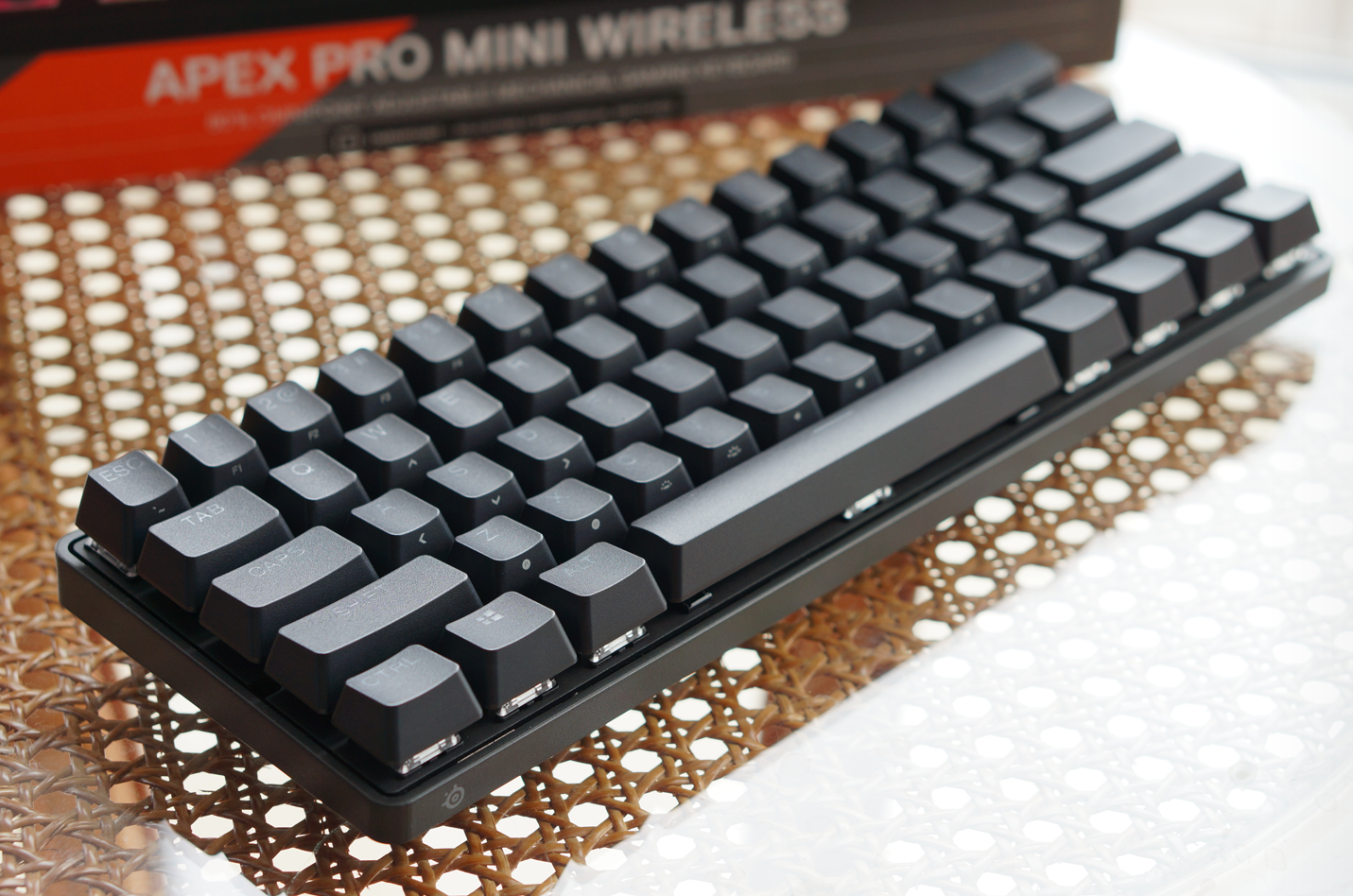 最快的60配列无线键盘 赛睿Apex Pro Mini Wireless体验 - 知乎