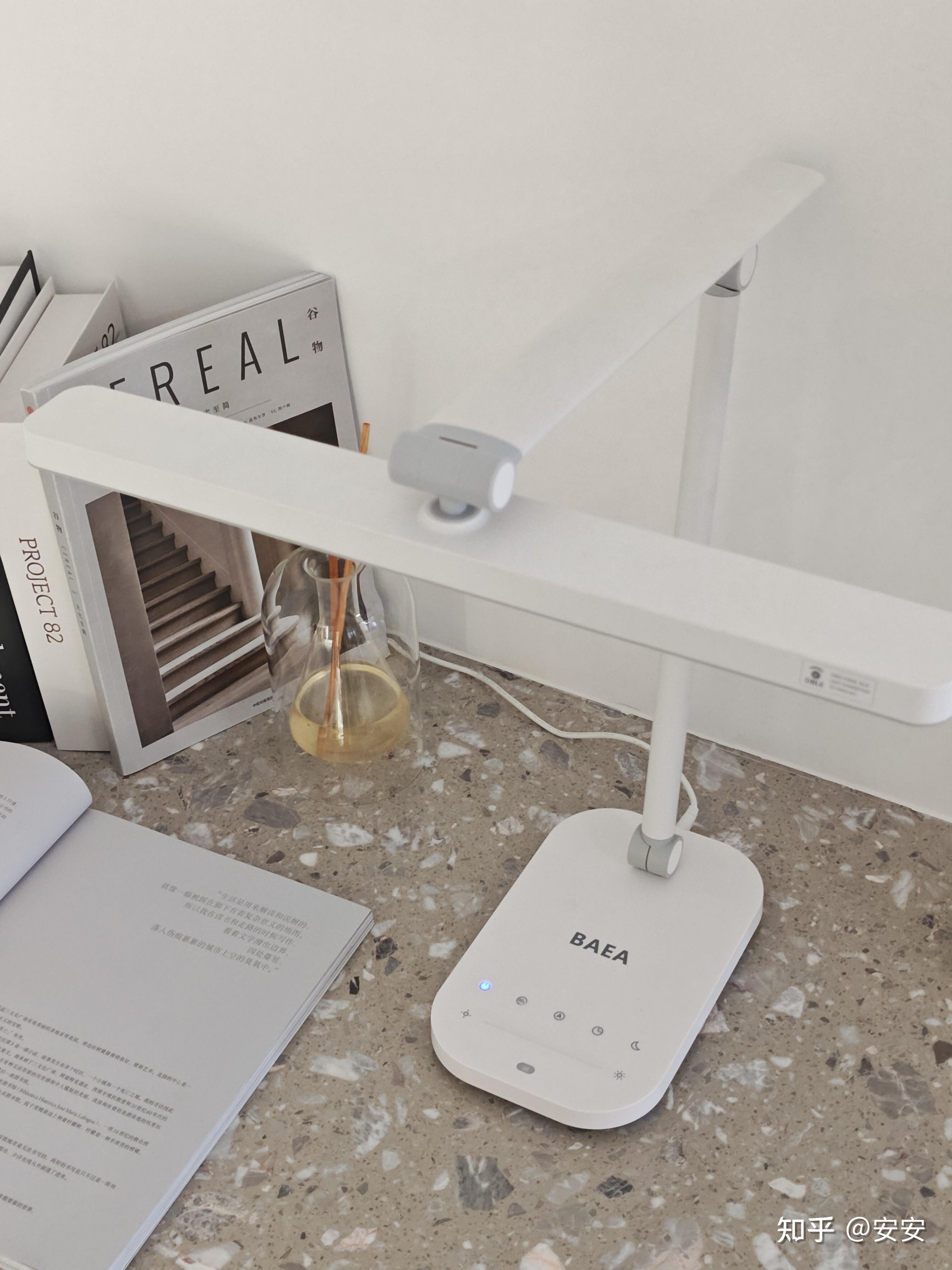 BAEA护眼台灯下的静谧时光：30岁的独处日记 - 知乎