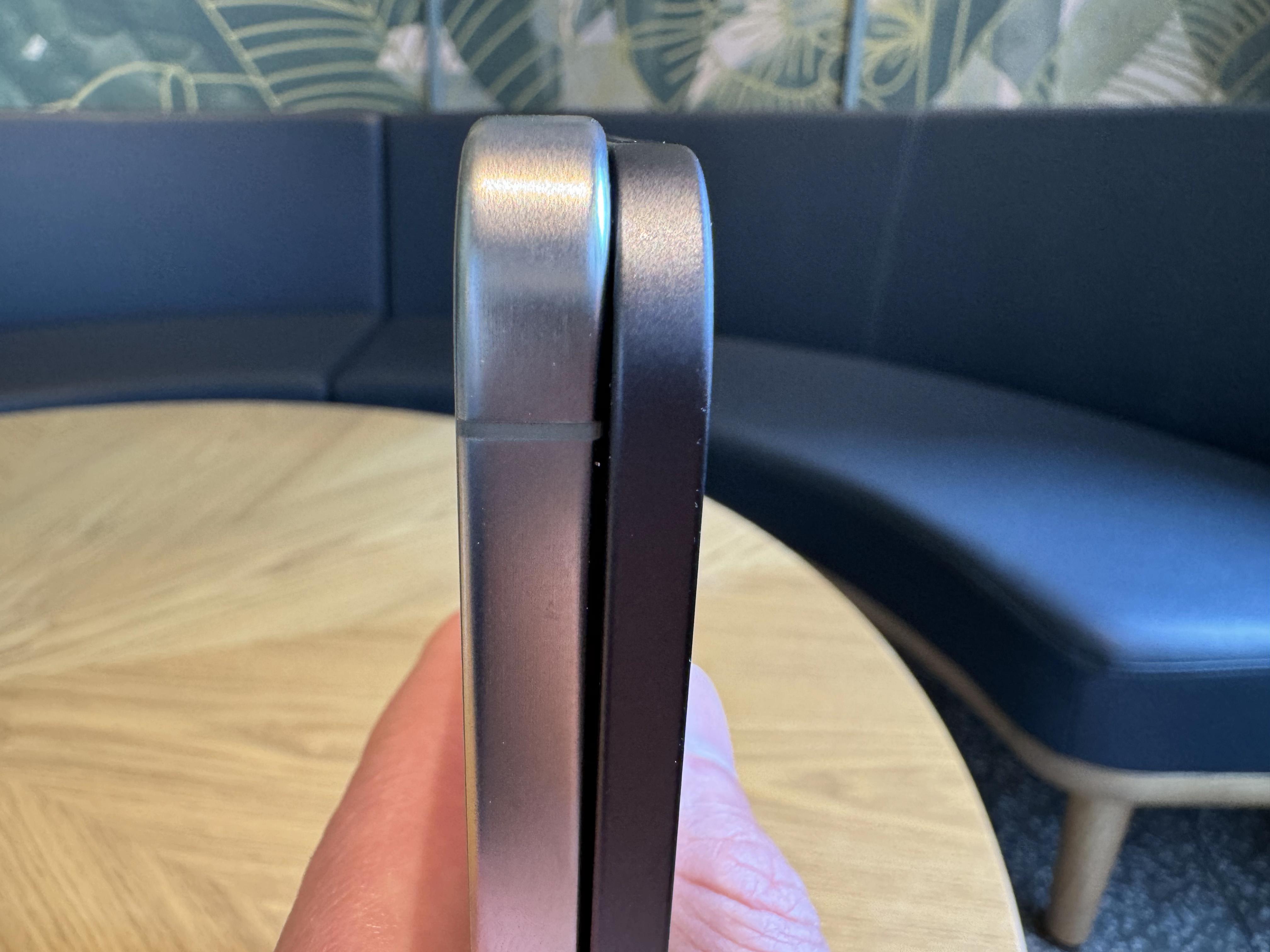 2024款iPad Pro M4全面解读，M4芯片性能、双层OLED、轻薄设计、全新外设、软件生态等！新款iPad Pro值得买吗？如何选择 ...