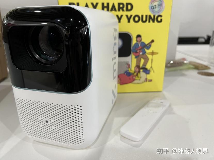 “机”怕少壮？高性价比家用投影仪推荐：小明Q2 Pro|极米new z6X