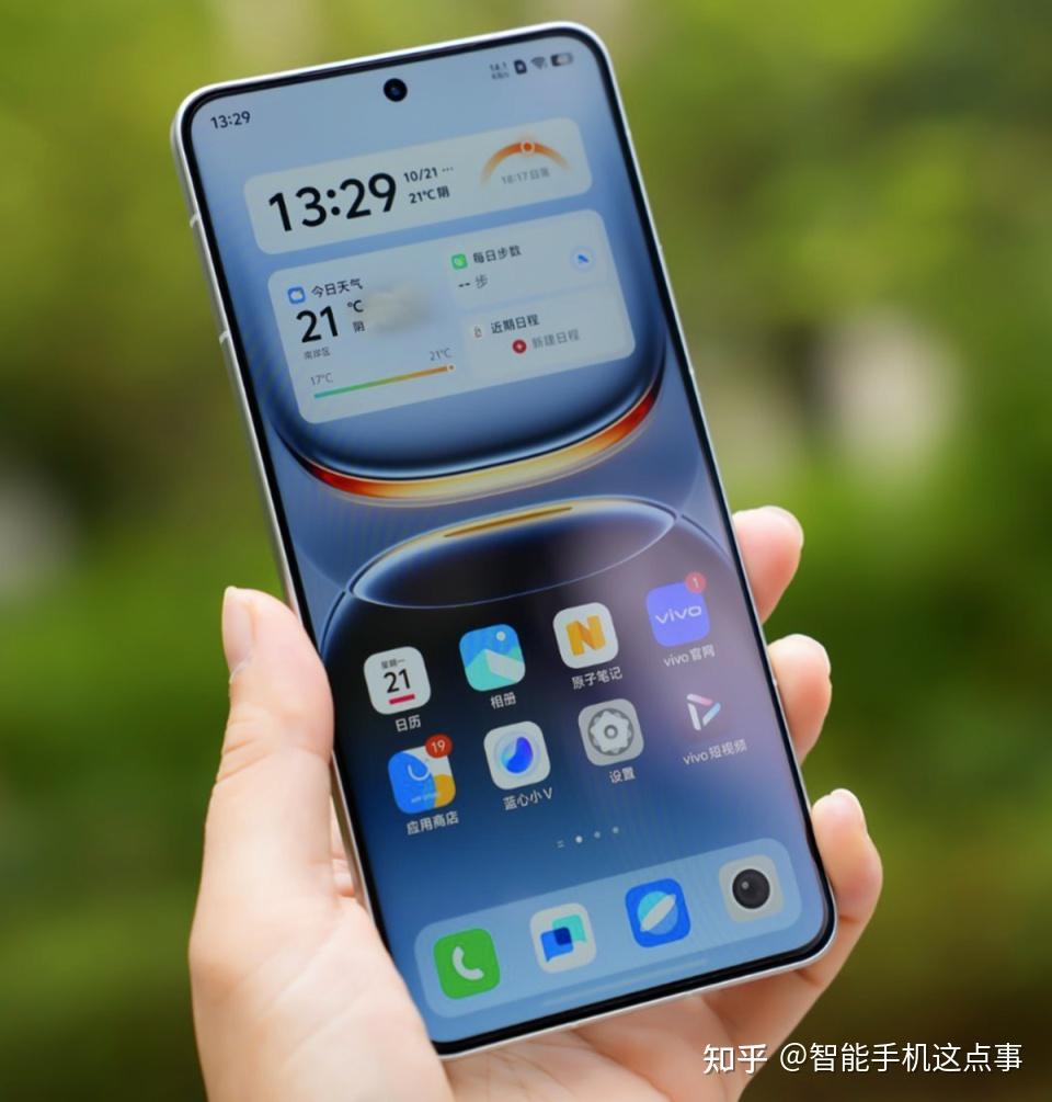 iQOO 15系列与真我GT8系列：双杯设计+普及潜望，年底发布 - 知乎