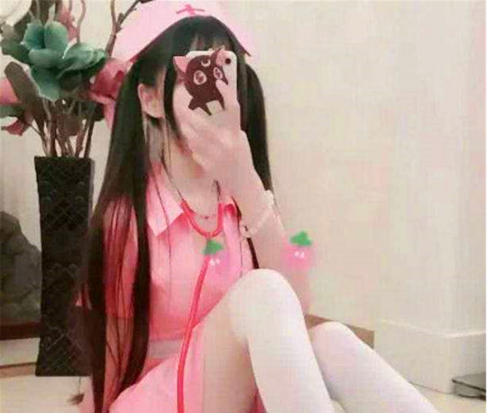 蔡萝莉整容后首次露脸开播,本对颜值十分满意,却被粉丝吐槽 知乎